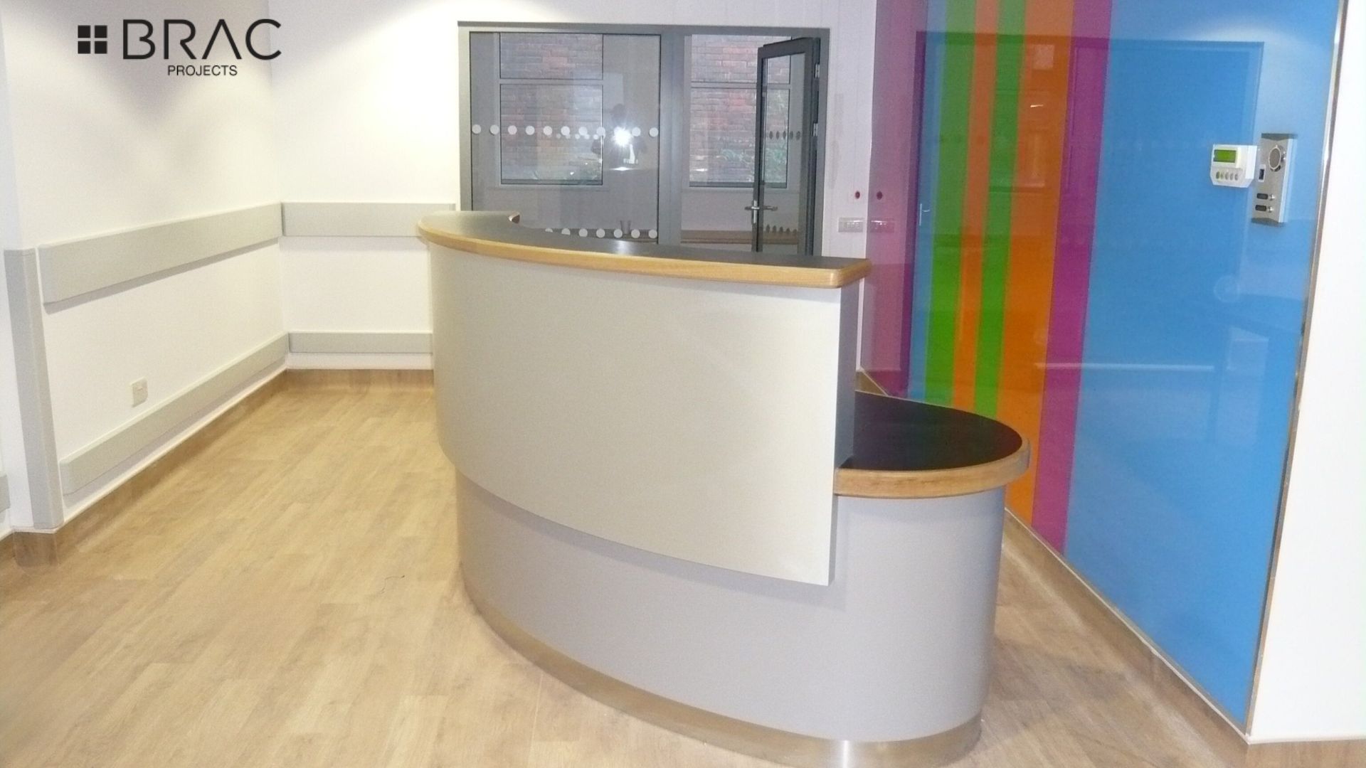 Designing a Modern Reception Desk: Tips and Trends